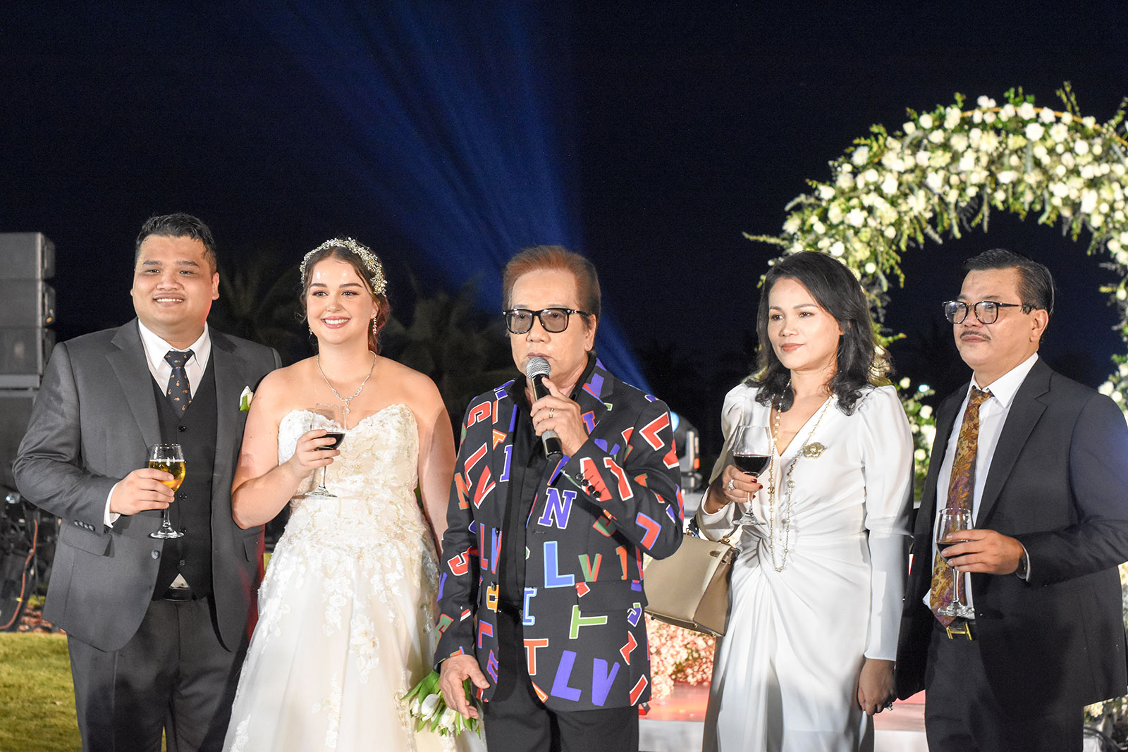 POETIC WEDDING NGUYEN – JENNIFER AT ARIYANA CONVENTION CENTRE DANANG ...